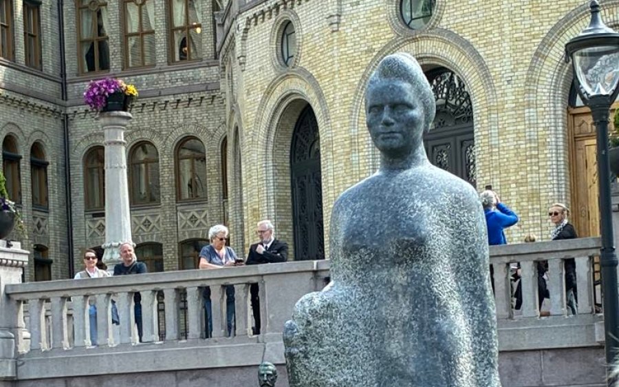 Anna Rogstad – en pioner på Stortinget og på sokkel - Senterpartiet